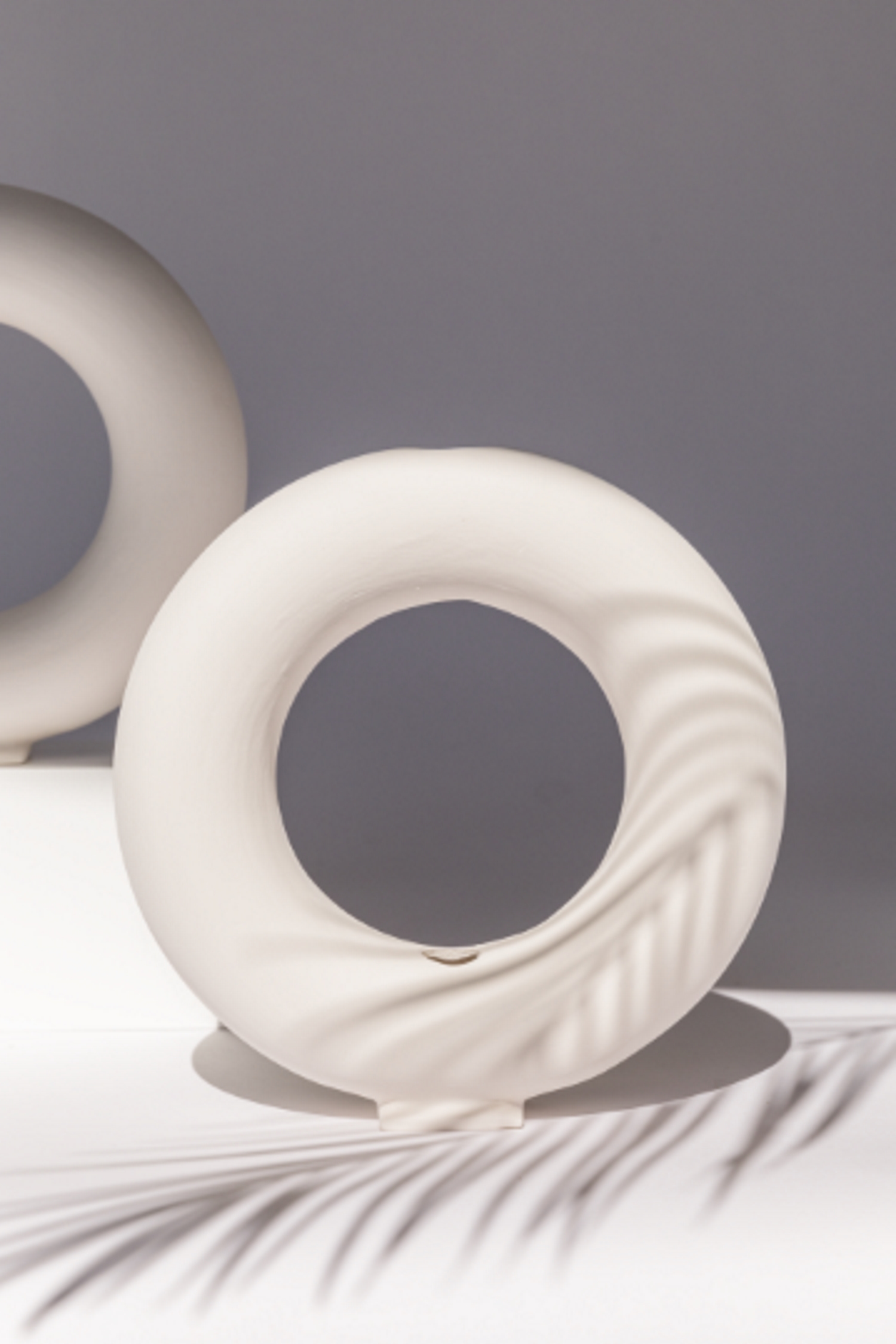 Valeria Vasi : ses céramiques contemporaines et minimalistes