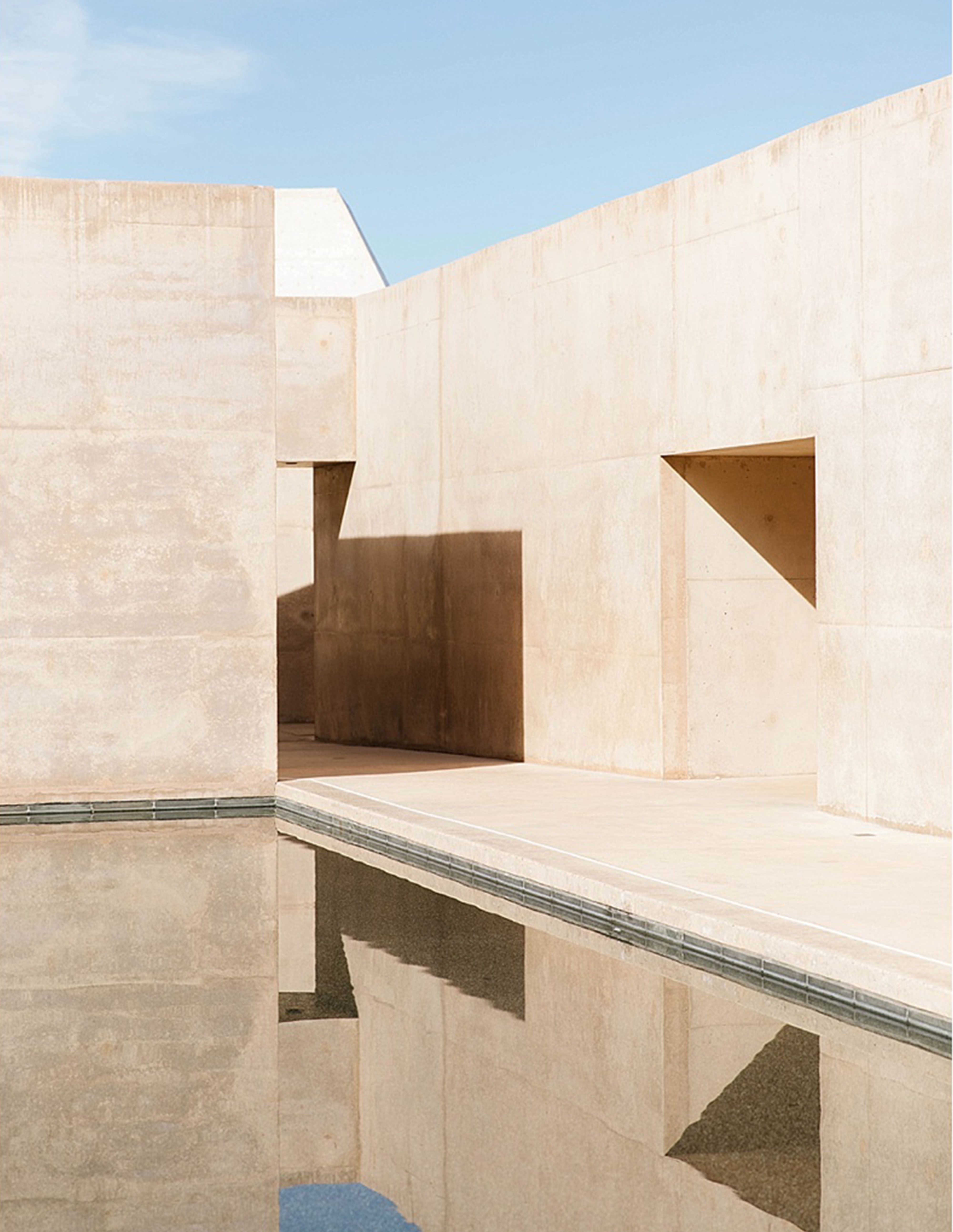 Best of swimming pools : 6 styles de piscines aux contrastes bien trempés