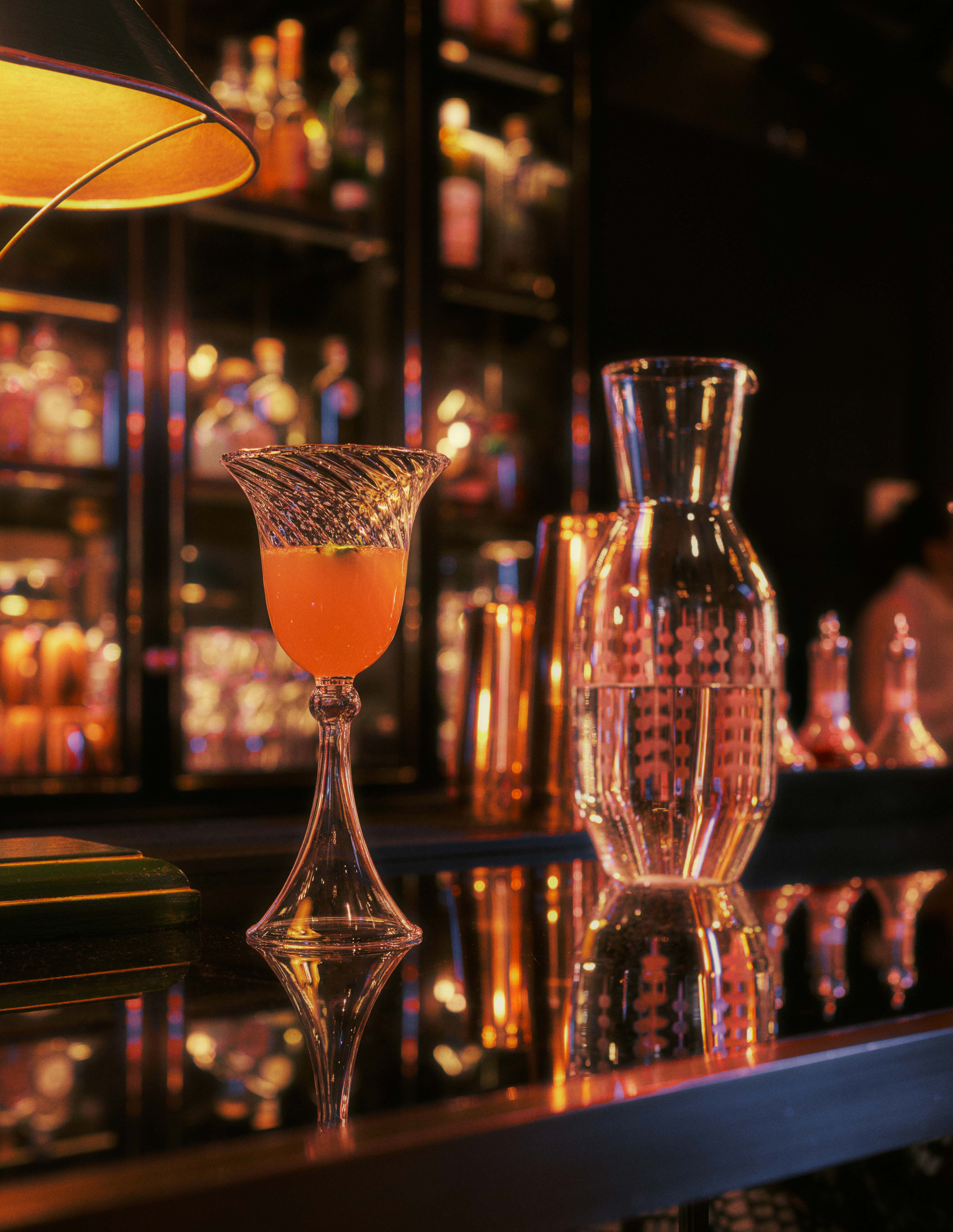 La collection Miss Wong de CFOC immerge dans la nuit hongkongaise