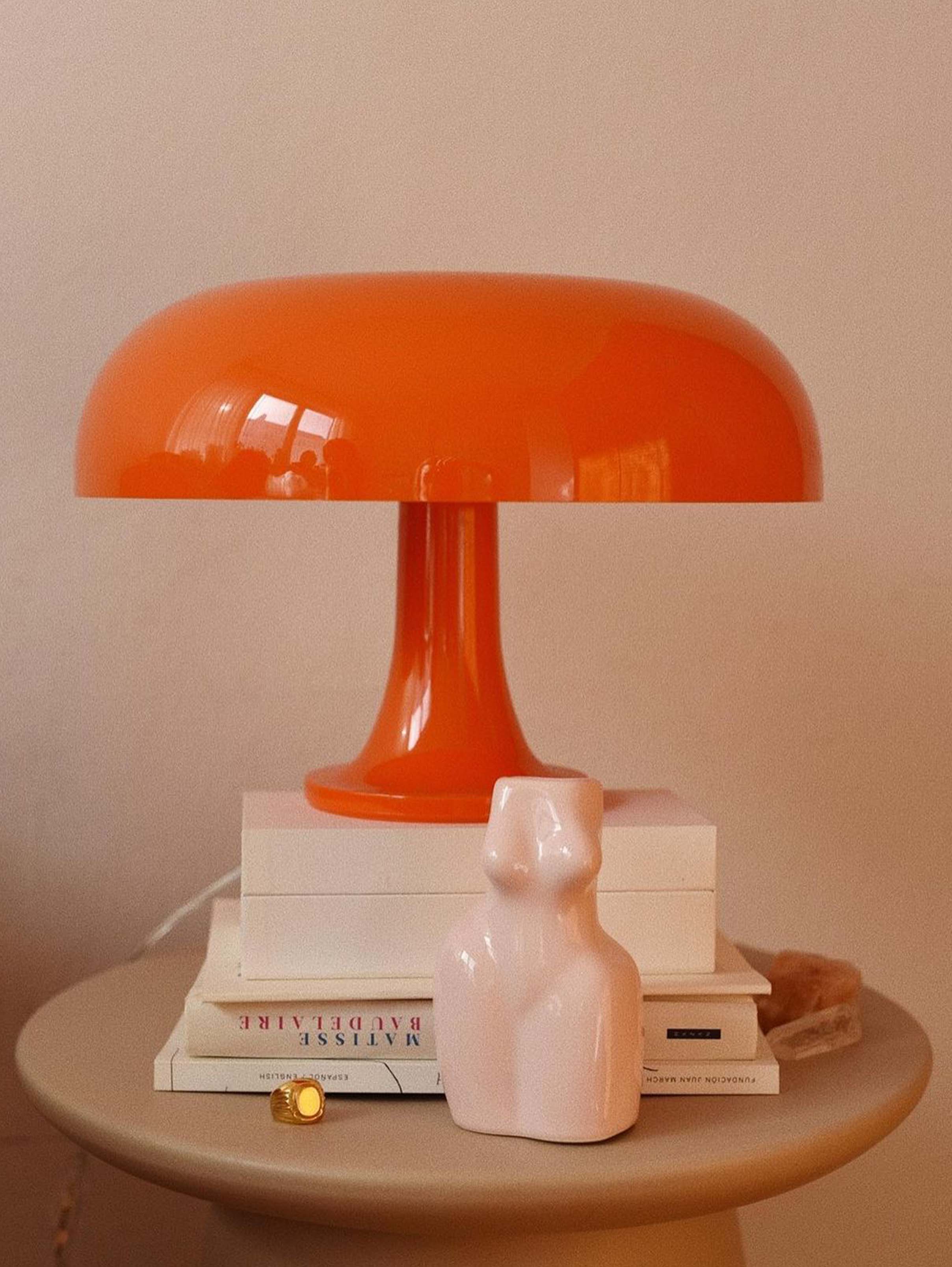 Iconic Lampe Nesso : coup de projecteur sur la lampe de Giancarlo Mattioli