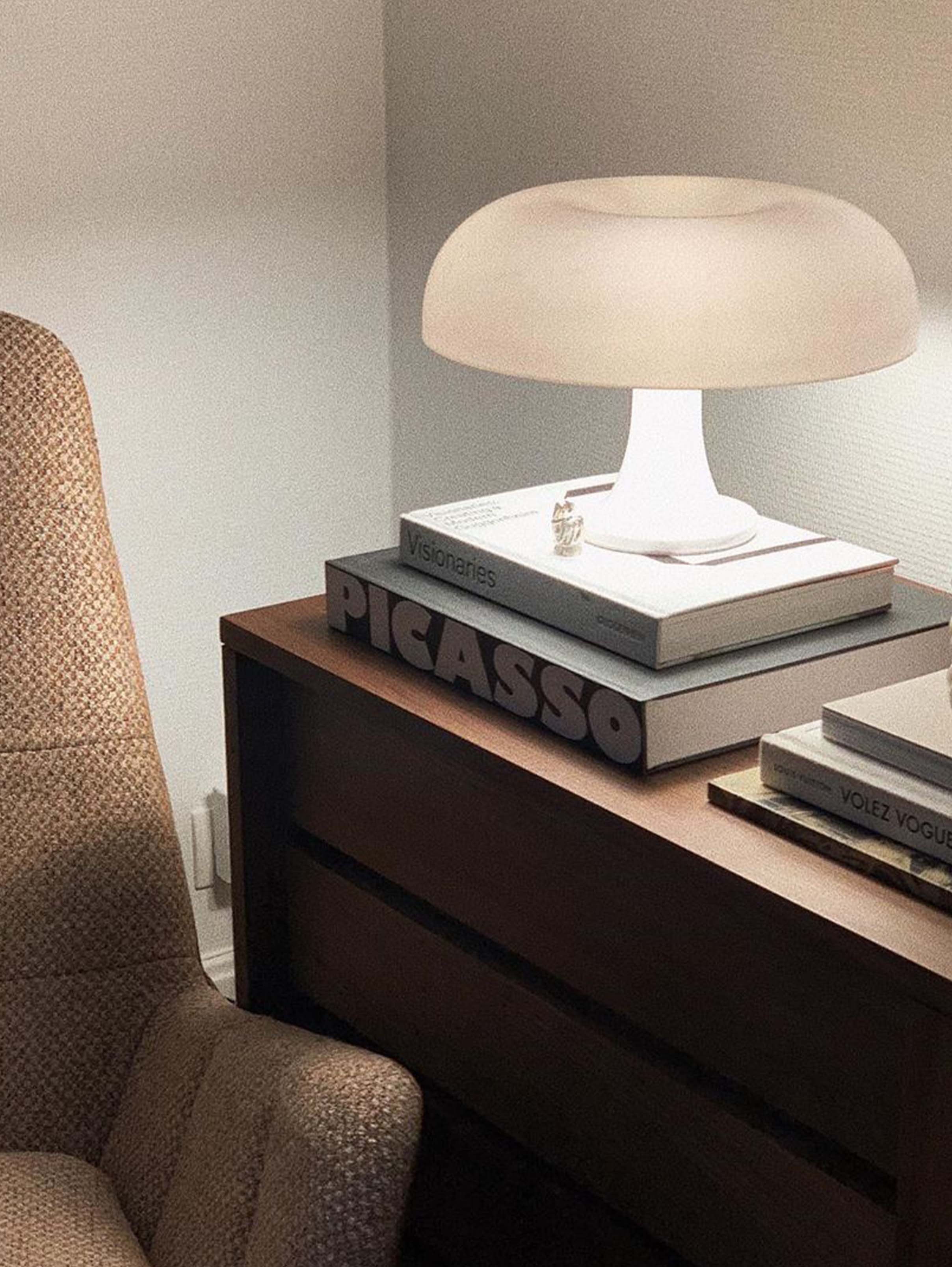 Iconic Lampe Nesso : coup de projecteur sur la lampe de Giancarlo Mattioli