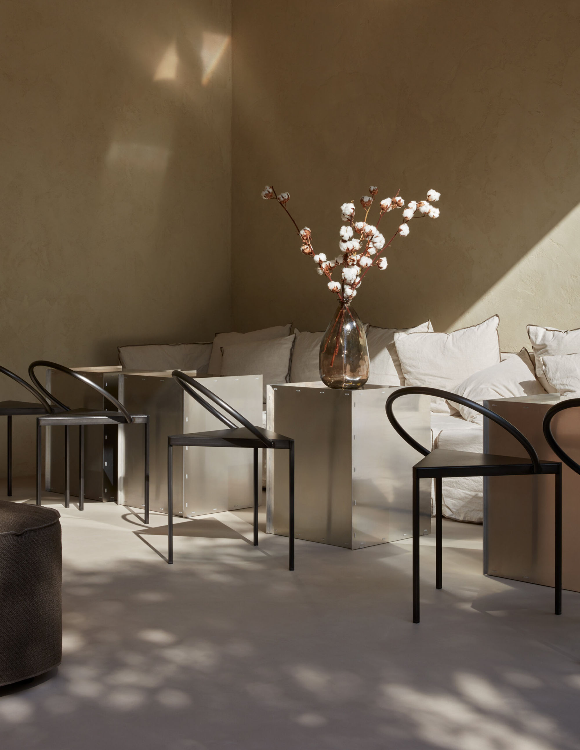 Best of soft cafés: harmonious and soft interiors