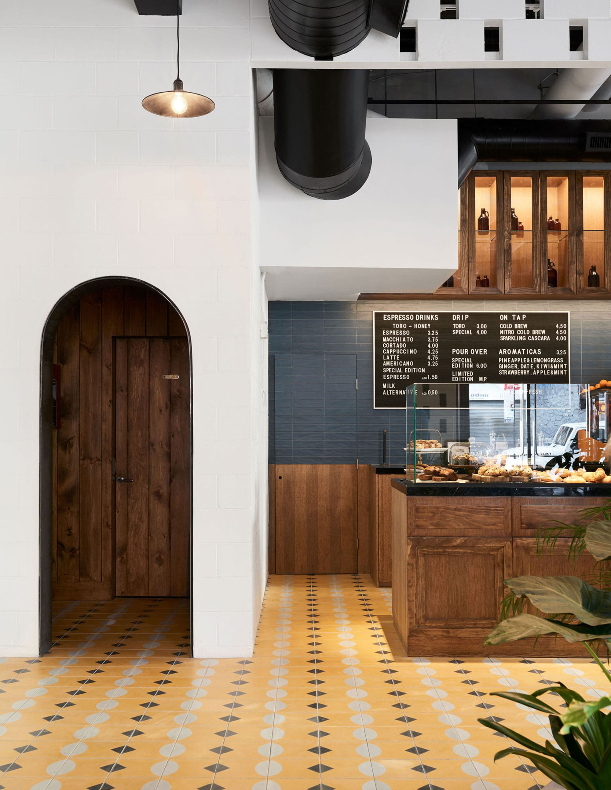 Best of soft cafés: harmonious and soft interiors