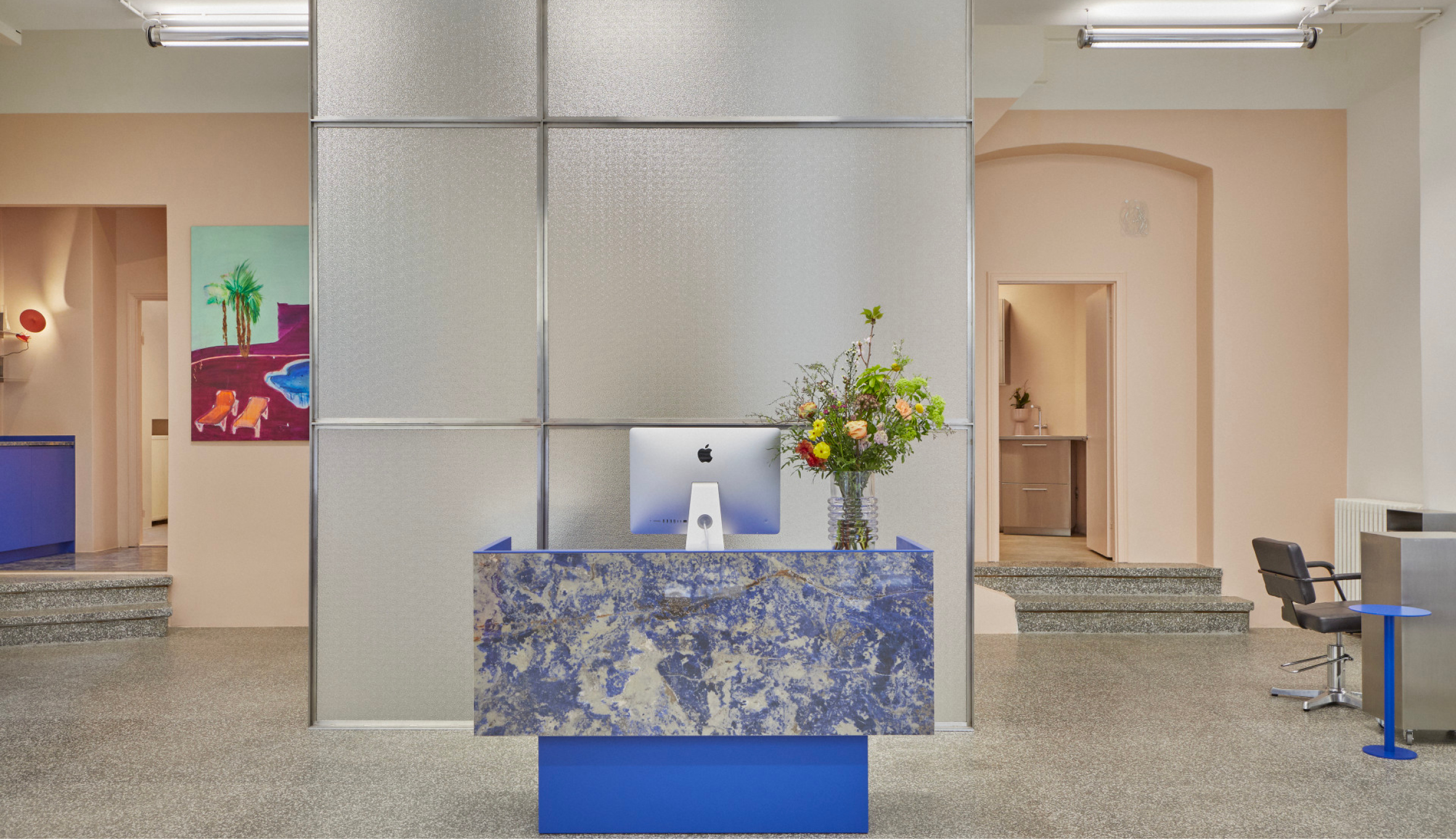 Best of hairdressing : eight beautiful hairdressing salons