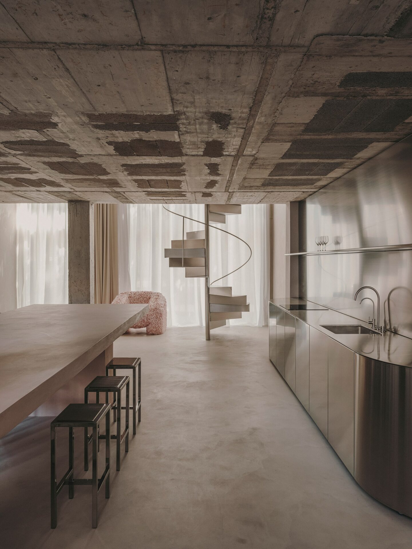 Andrés Reisinger's new studio by Isern Serra in Barcelona