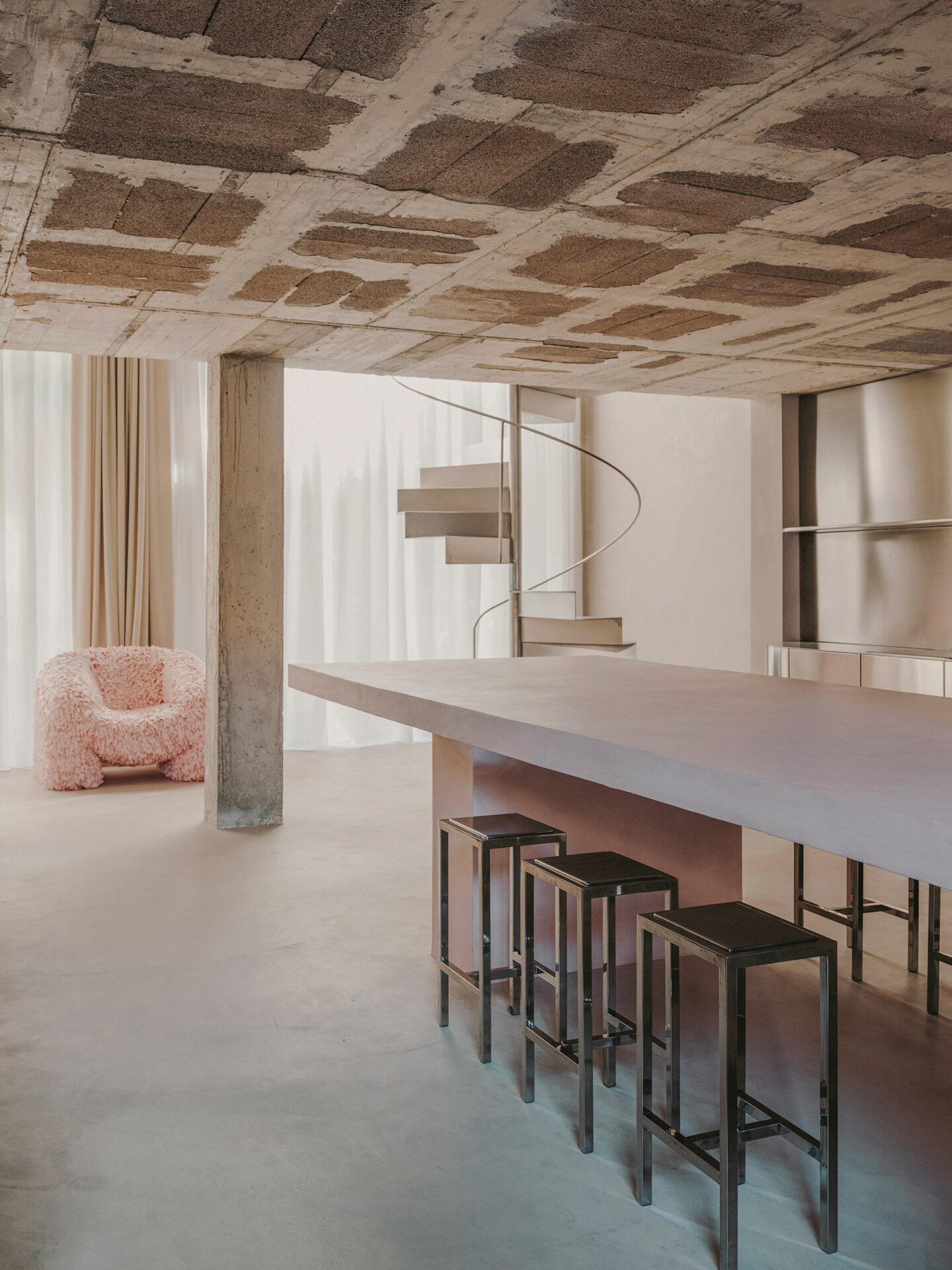 Andrés Reisinger's new studio by Isern Serra in Barcelona