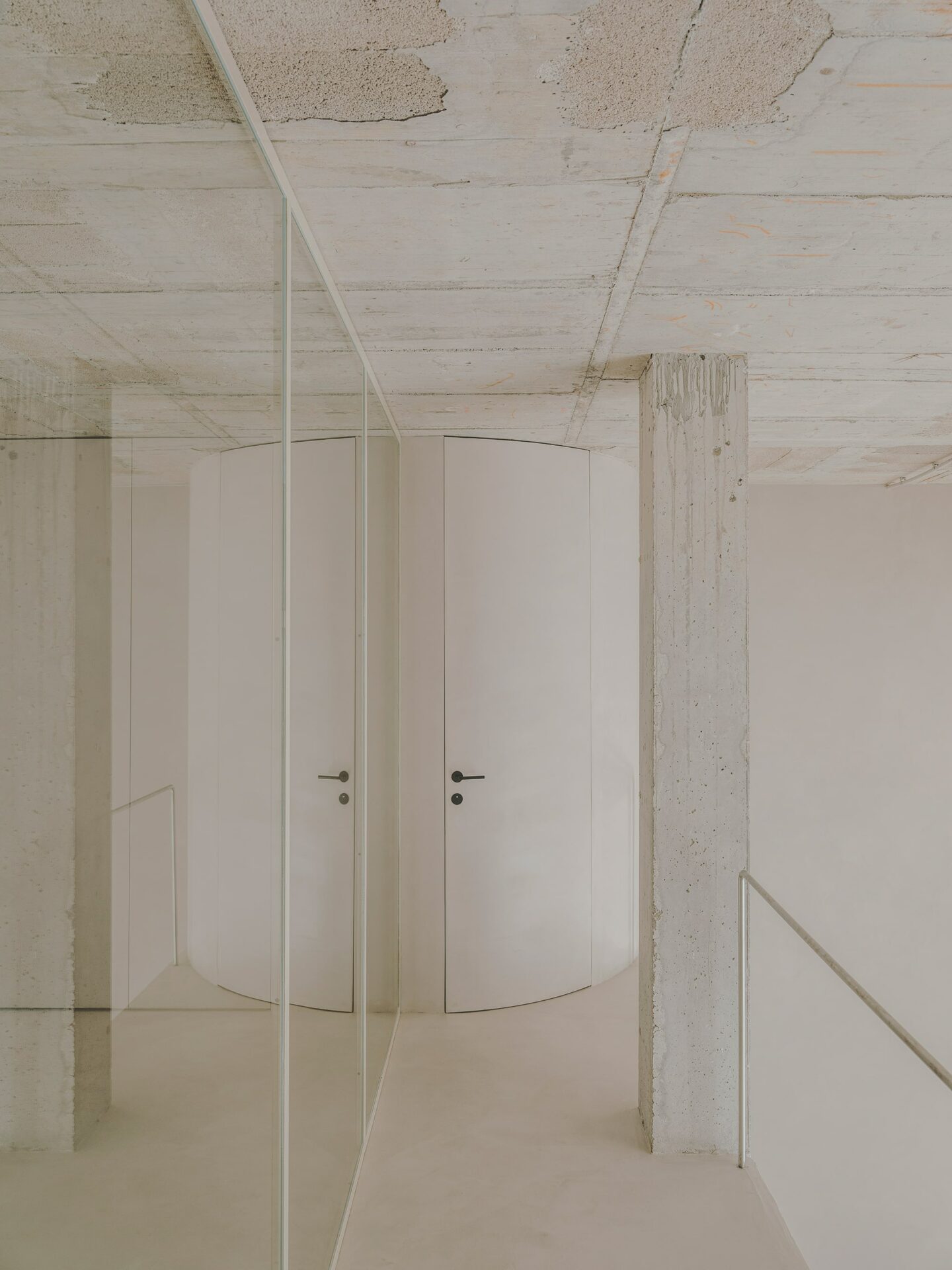 Andrés Reisinger's new studio by Isern Serra in Barcelona