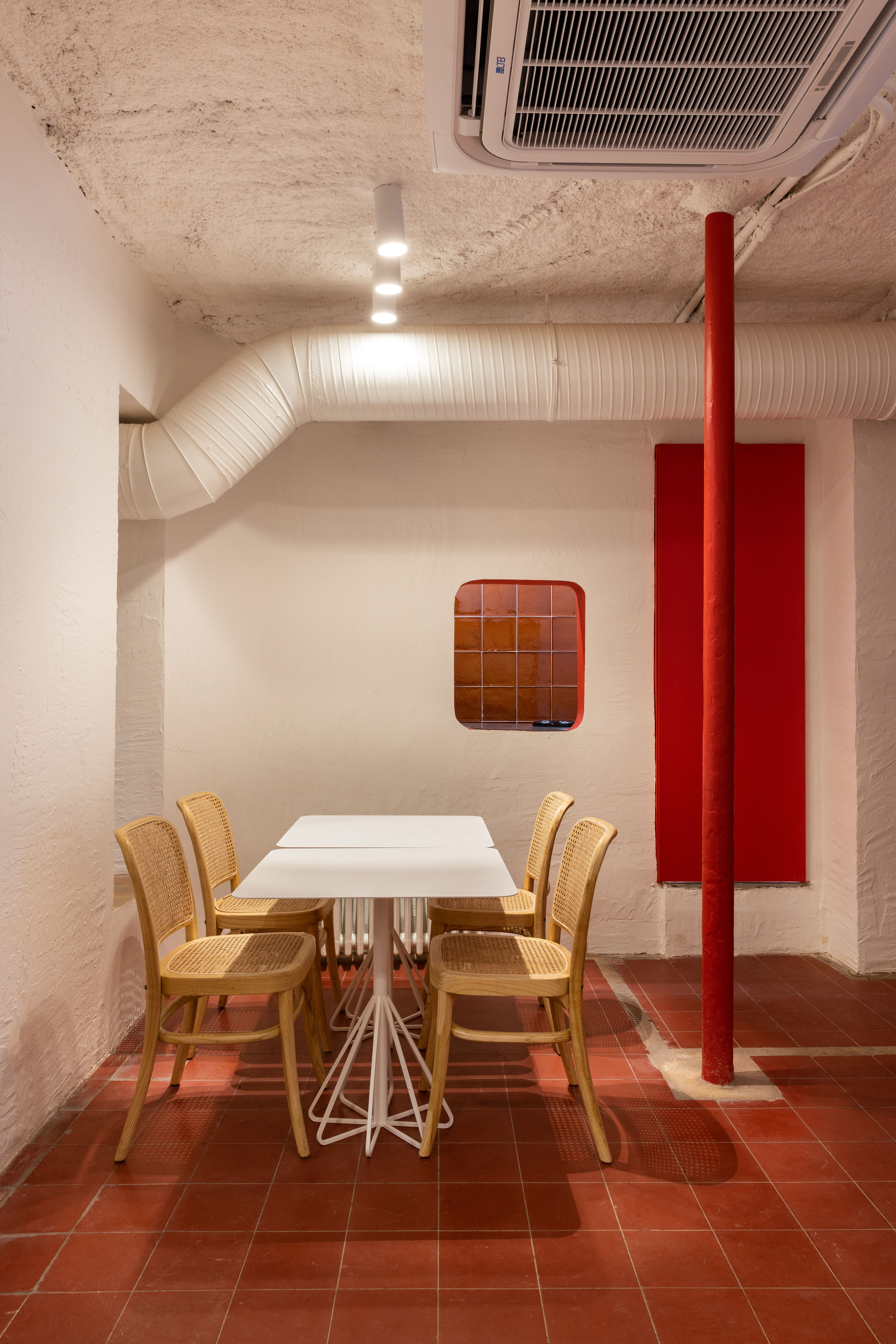 Kubri, a new Lebanese restaurant in Paris by the architects MUR.MUR