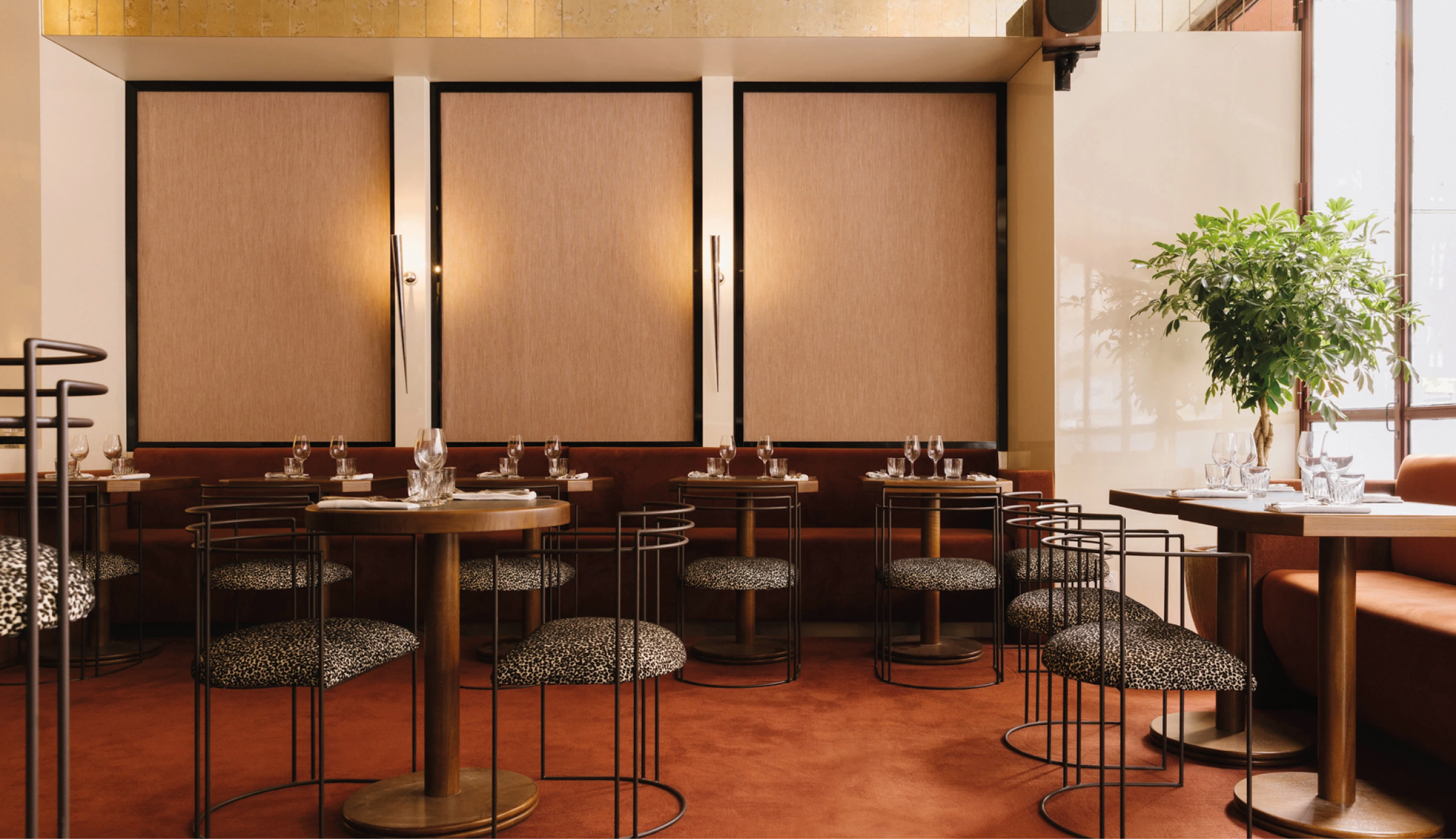 Le restaurant Chimère à Paris par Necchi Architecture, rue du 4 Septembre