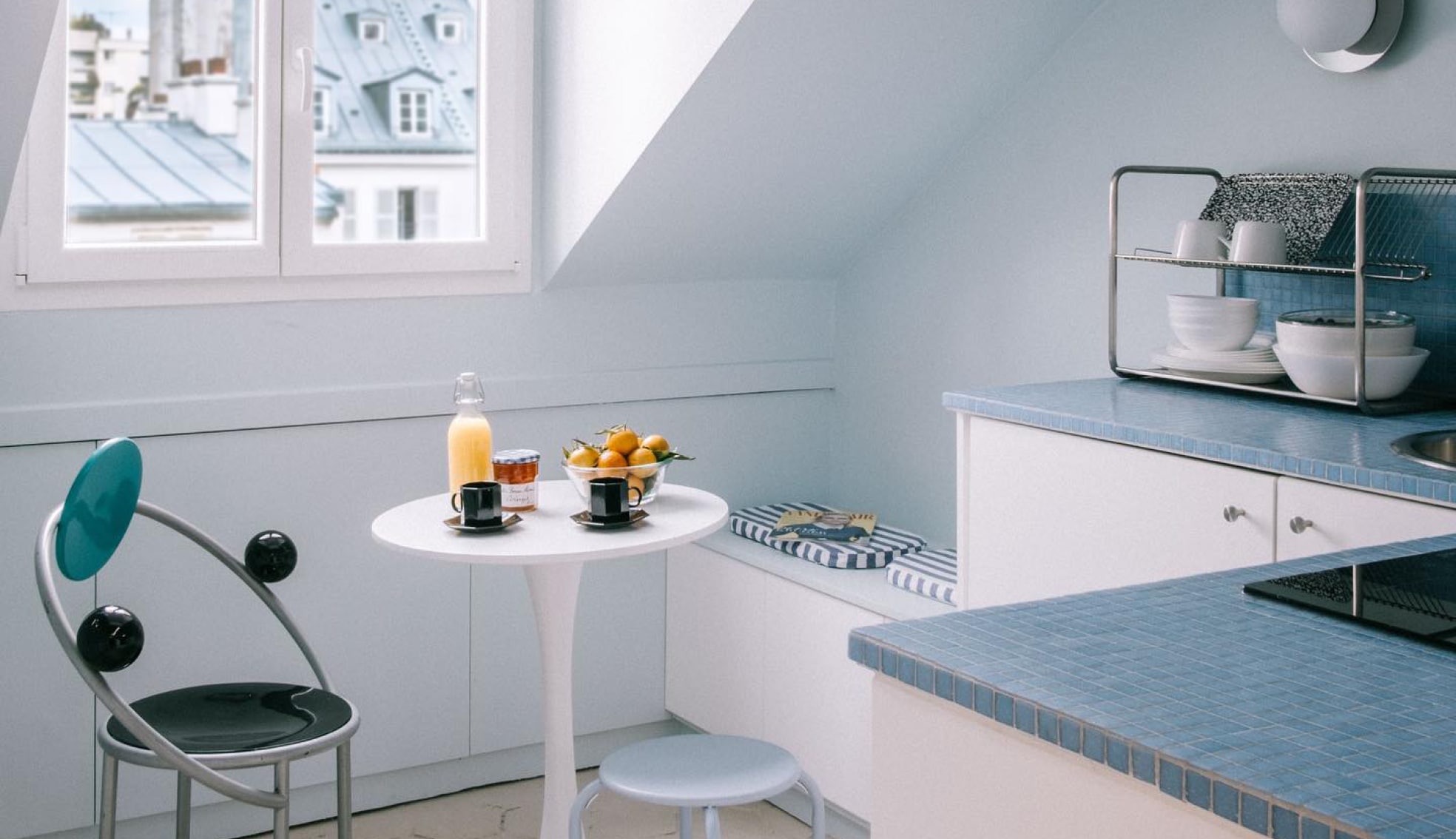 Visite de 7 mini studios de moins de 20m² finement aménagés à Paris