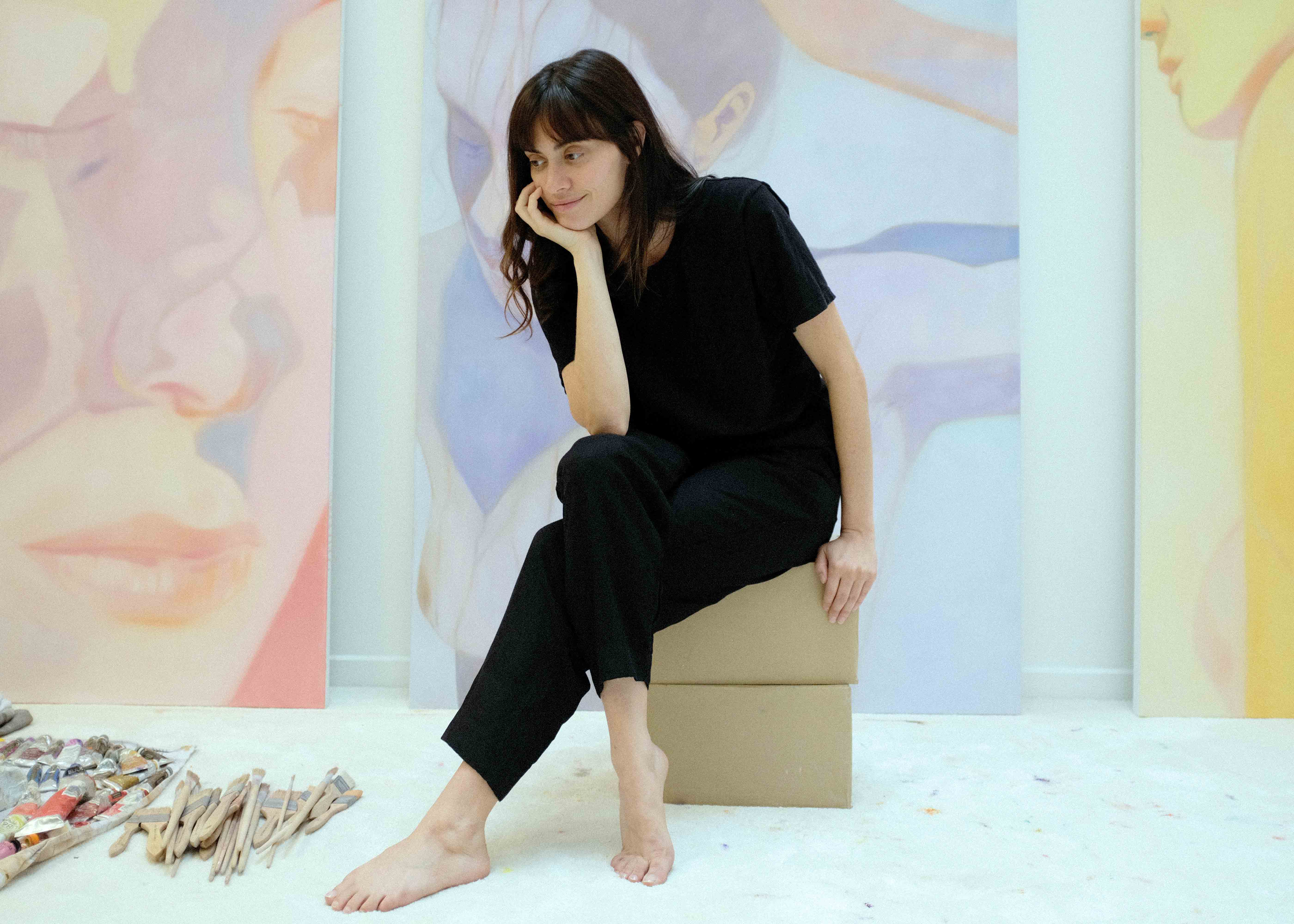 La peintre Inès Longevial livre son mood et parle de son expo « Perchée