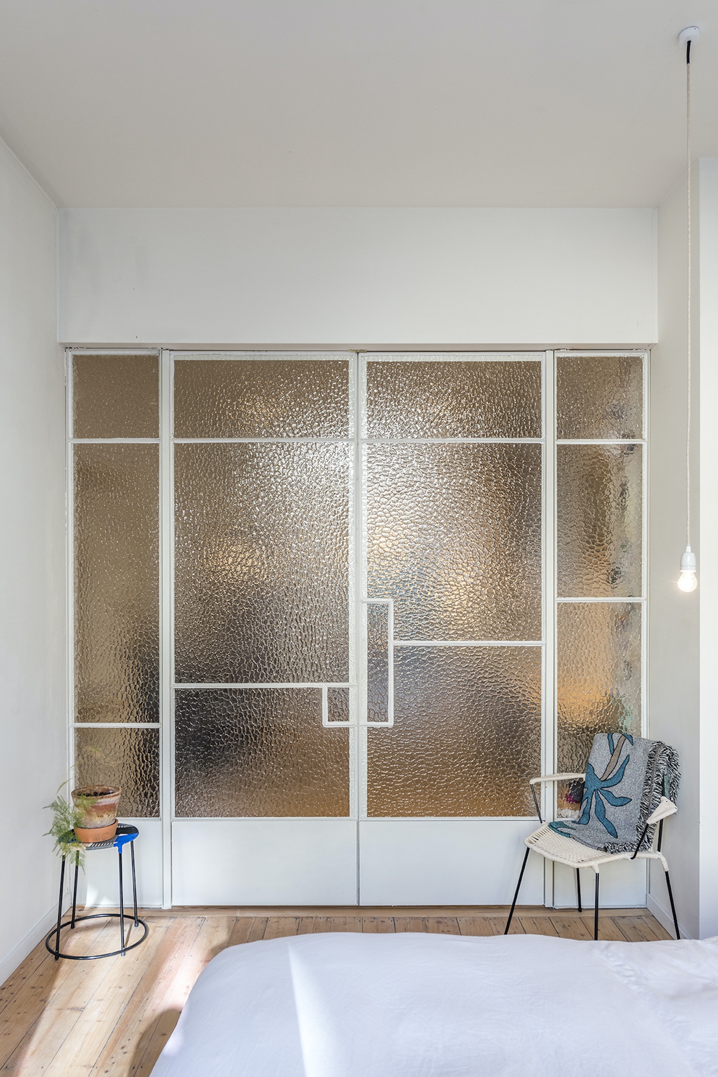 7 ways to partition with glass