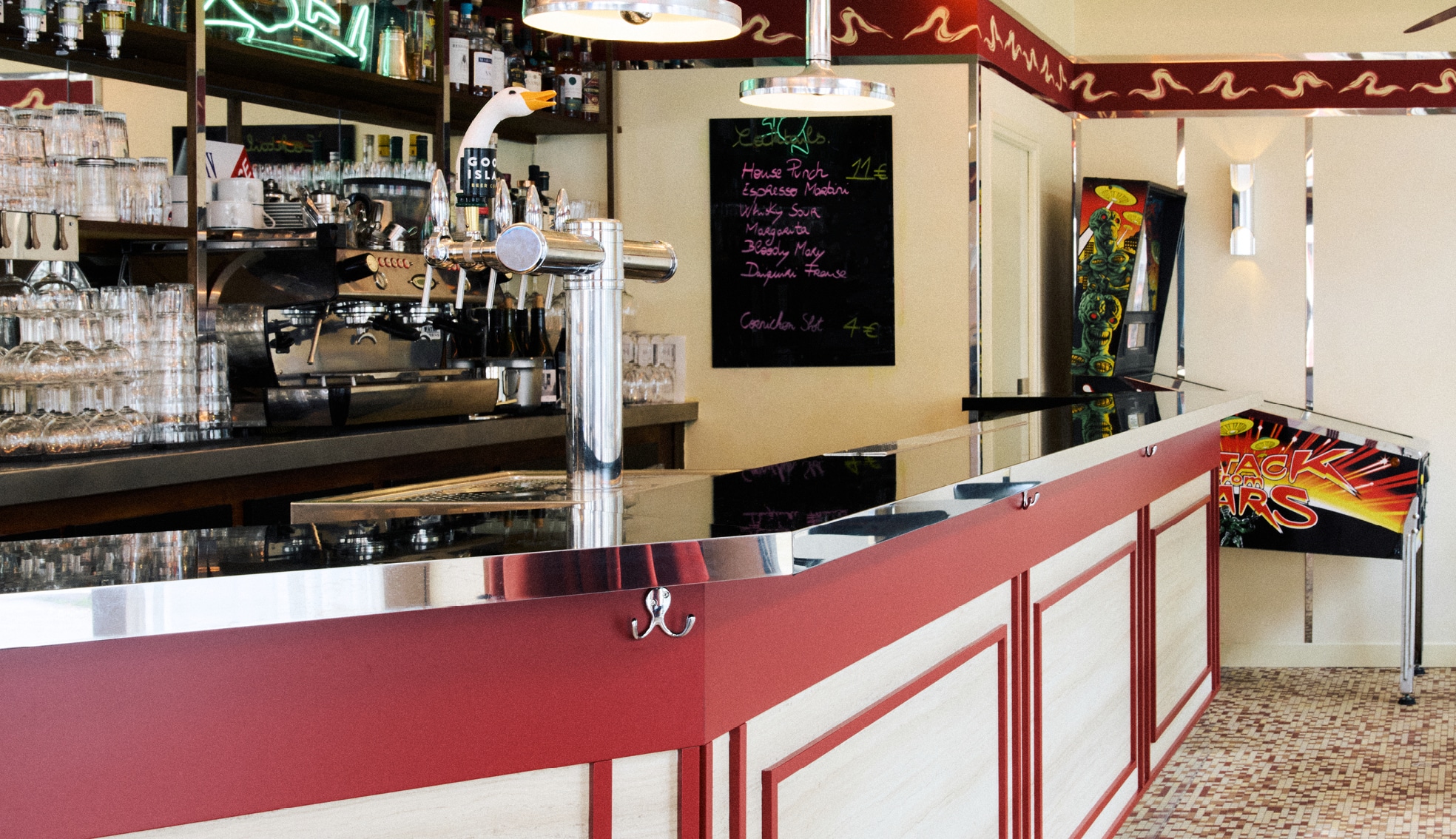 Le Cornichon Paris, nouveau bistrot-tabac de quartier contemporain