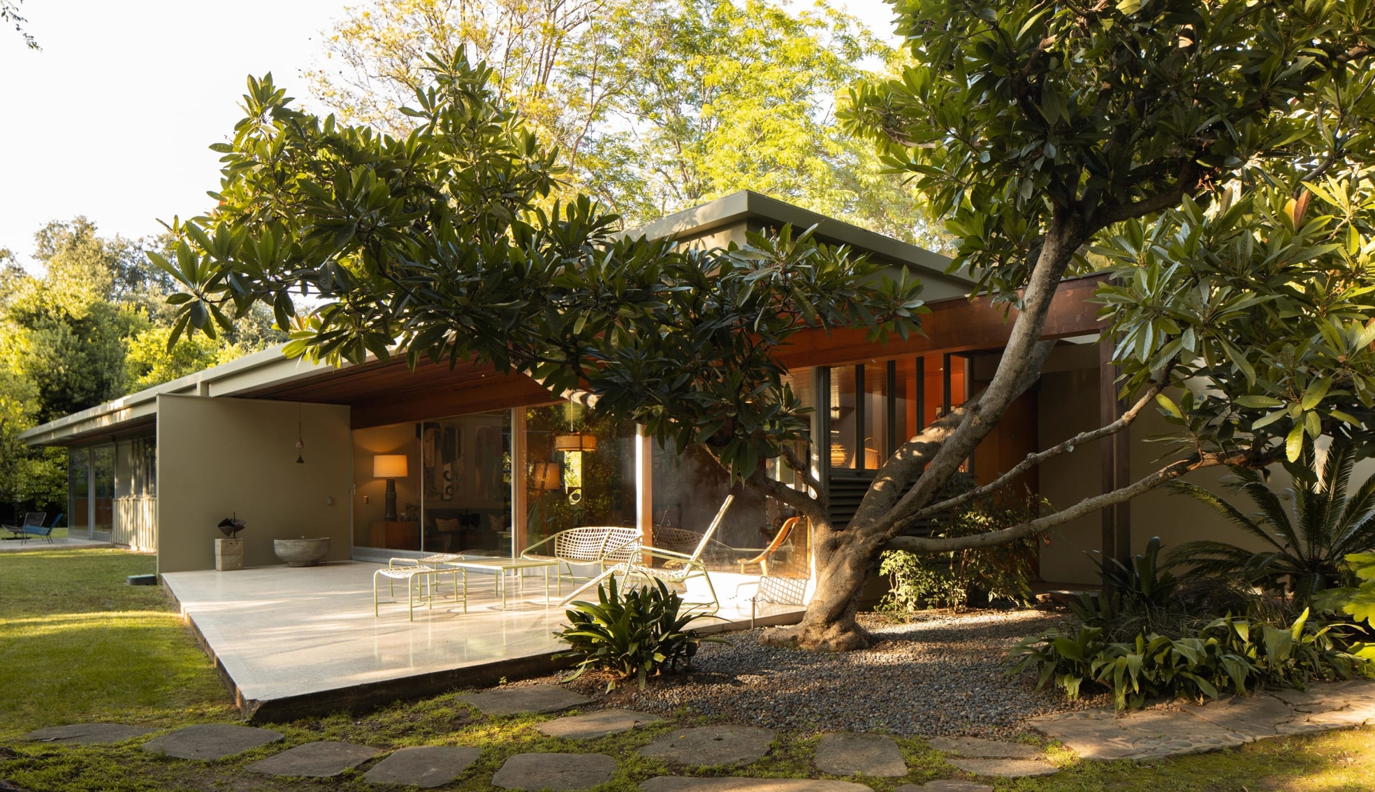 Visit to Elsa Hosk's Modernist House Designed by Richard Neutra